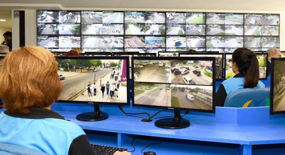 Quedó inaugurado el nuevo Centro de Control Operativo | Mariano Moreno ...